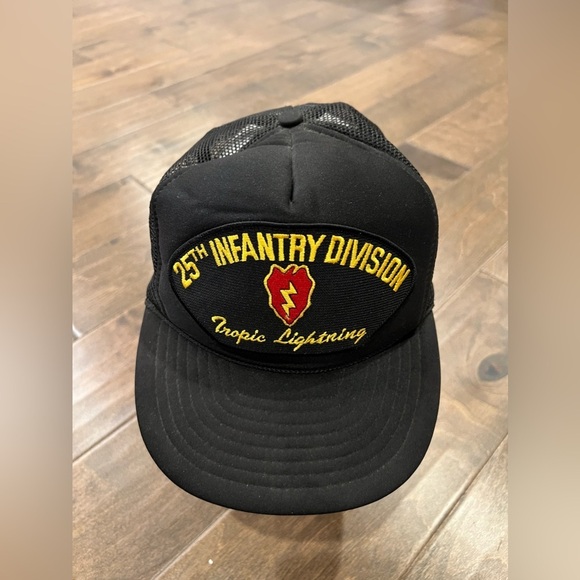 nissin | Accessories | Us Army 25th Infantry Division Mens Black Tropic ...